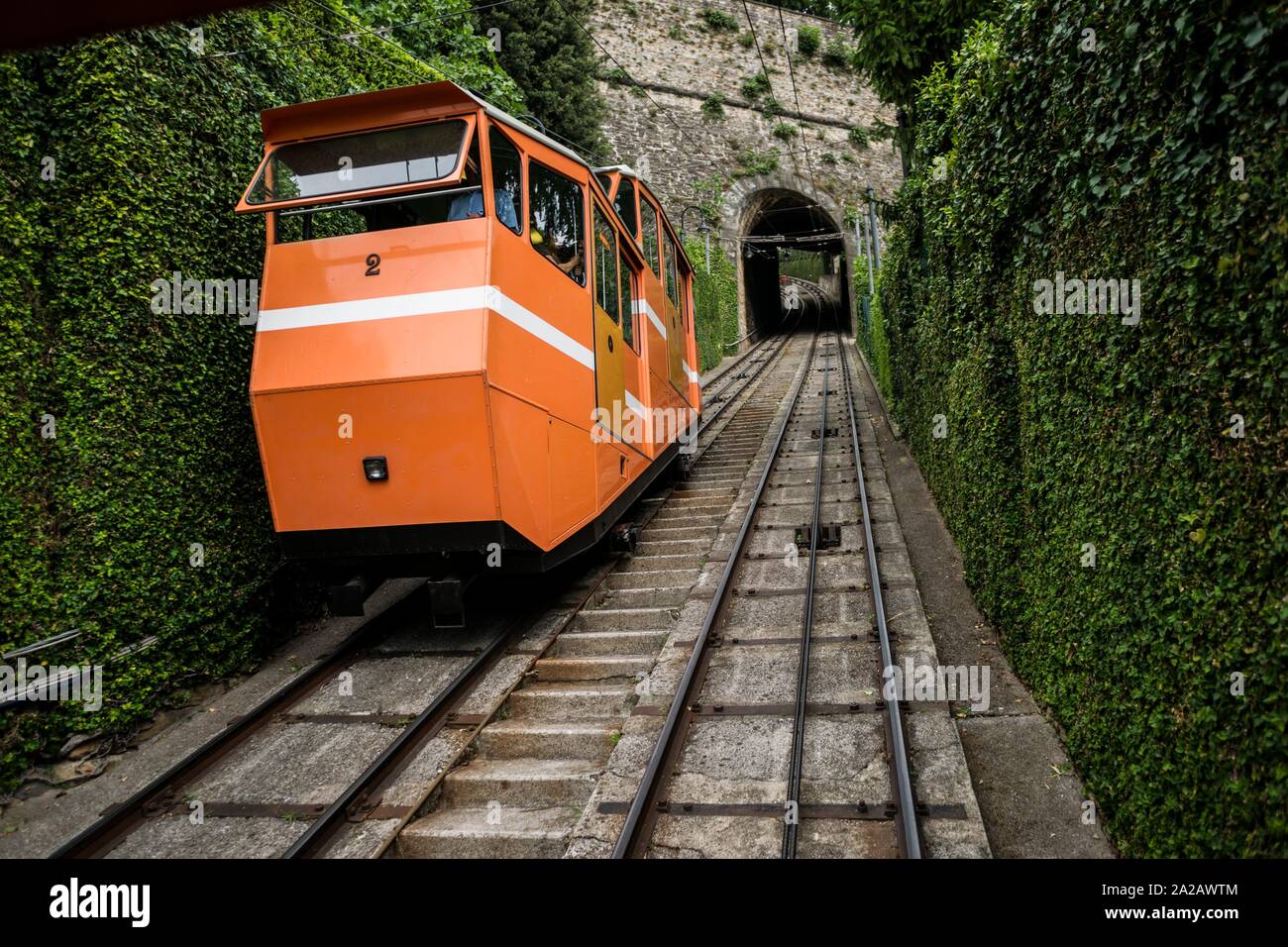Standseilbahn Zur Oberstadt Von Bergamo