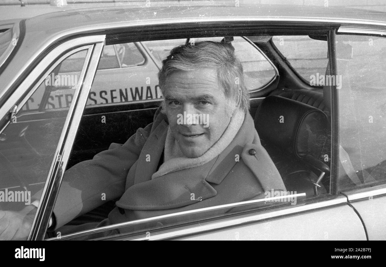 Joachim fuchsberger 1970er -Fotos und -Bildmaterial in hoher Auflösung ...