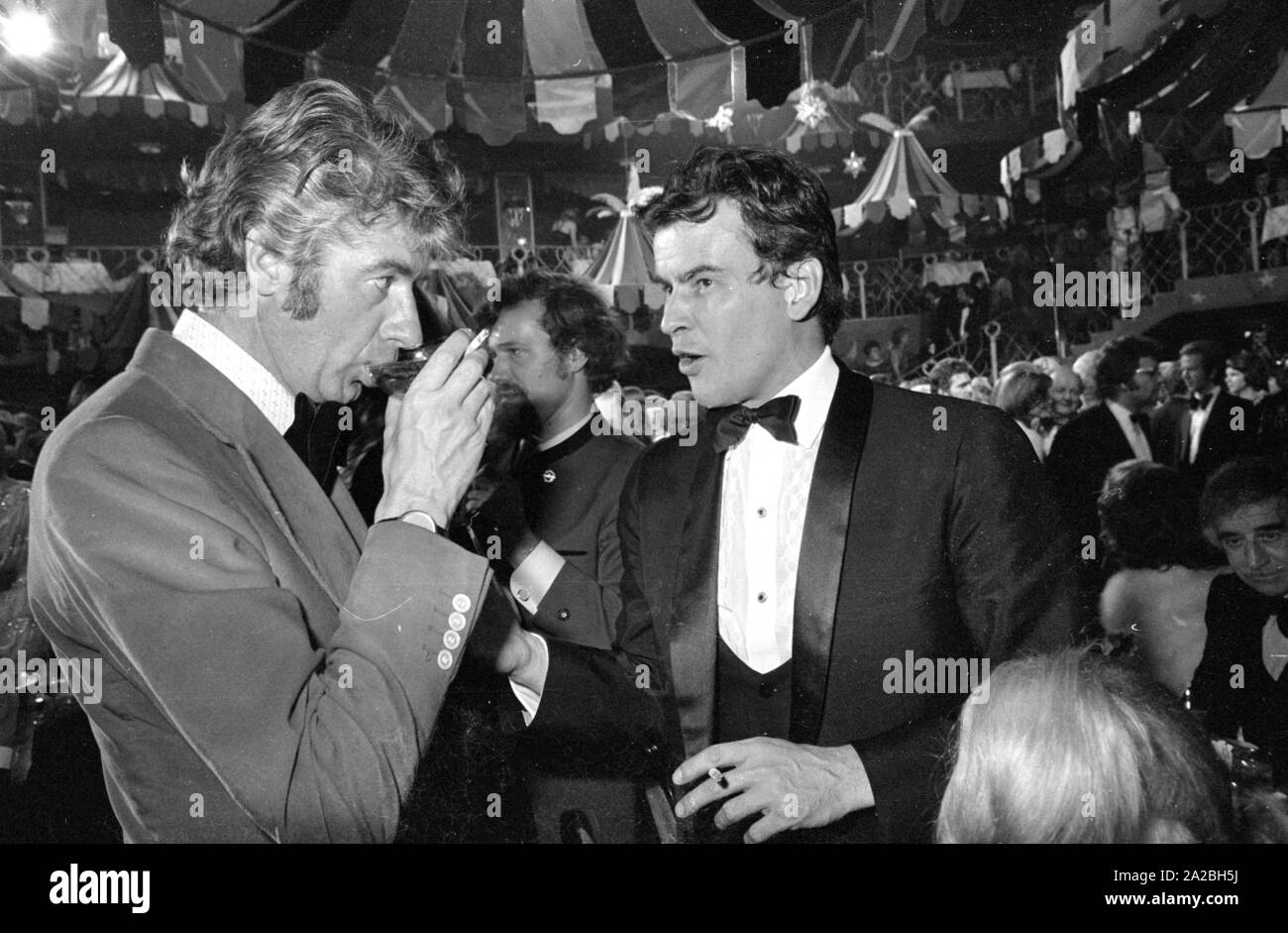Rudi Carrell (li.) und Horst Buchholz (r.) im Gespräch mit dem ... Rudi Carrell (li.) und Horst Buchholz (r.) im Gespräch mit dem ...
