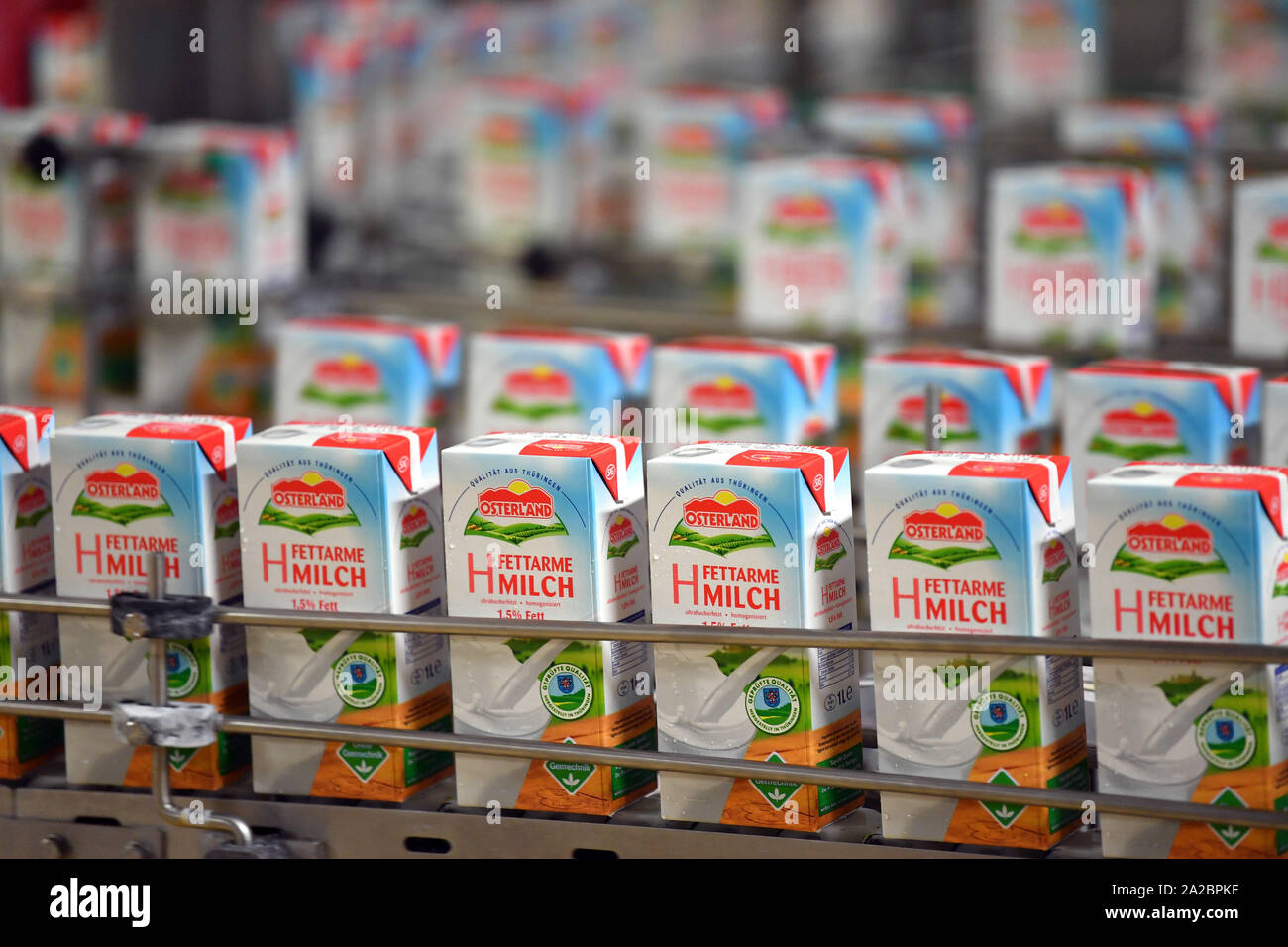 Uht milch -Fotos und -Bildmaterial in hoher Auflösung – Alamy