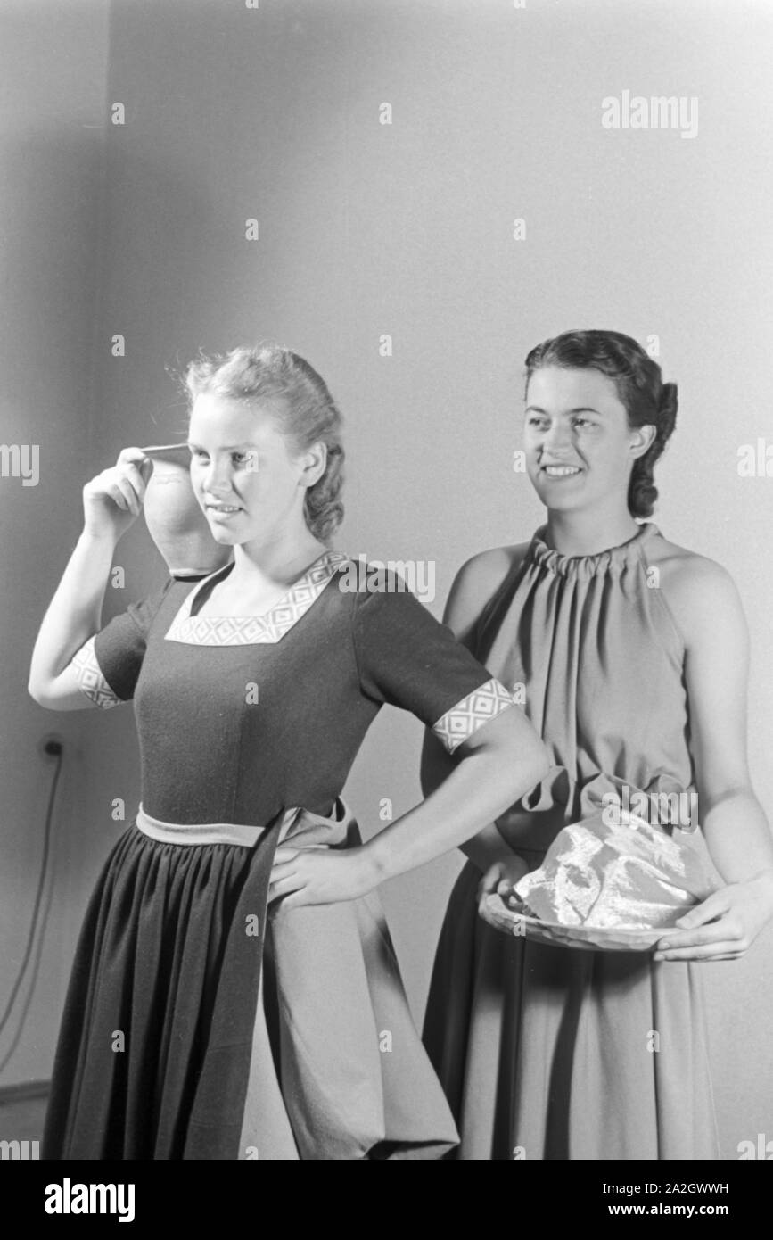 Rosen und Große Deutsche Kunstausstellung im neuen Haus der Kunst in ...