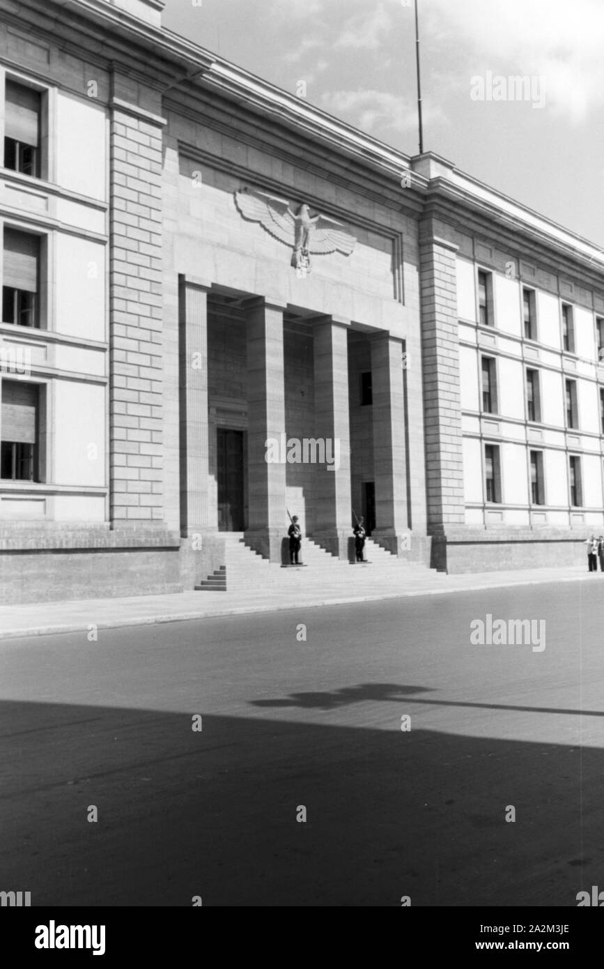 Aussenansicht der reichskanzlei in berlin -Fotos und -Bildmaterial in ...