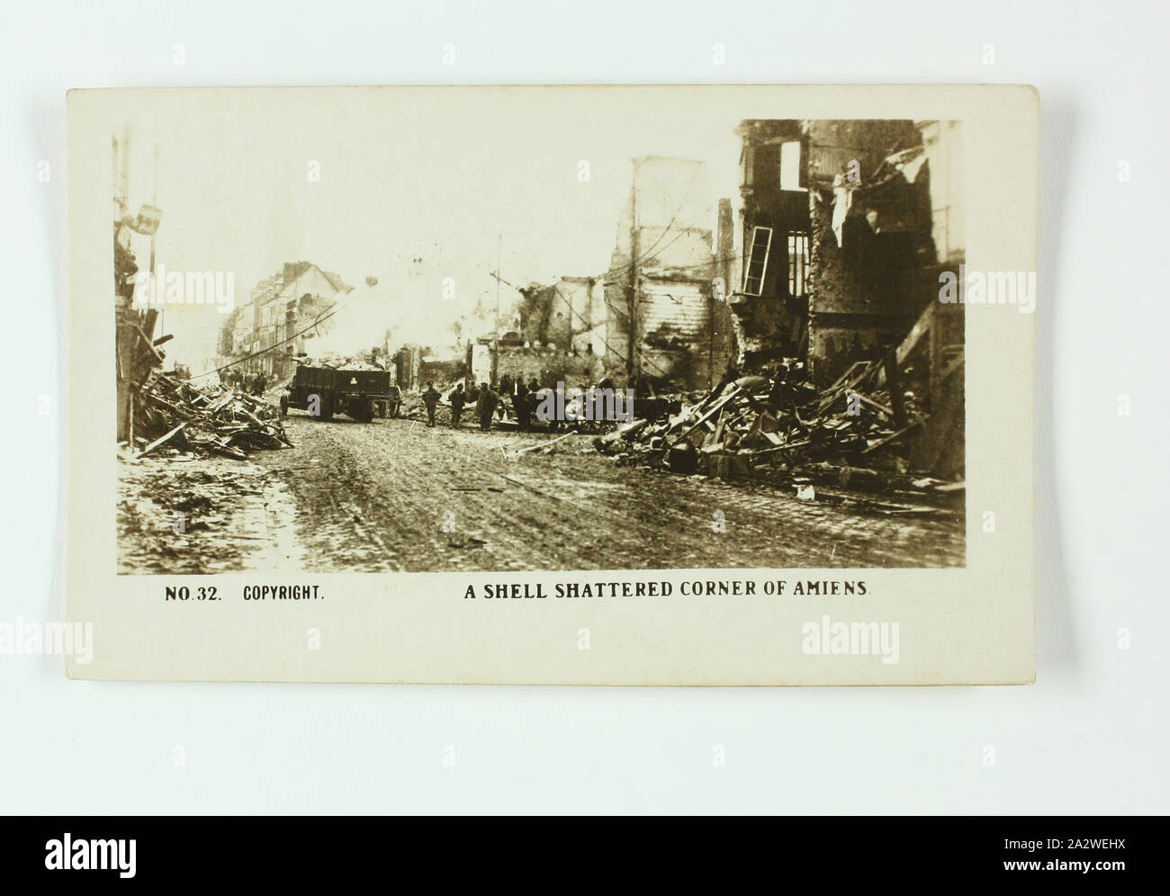 Shell zerbrochene ecke -Fotos und -Bildmaterial in hoher Auflösung – Alamy