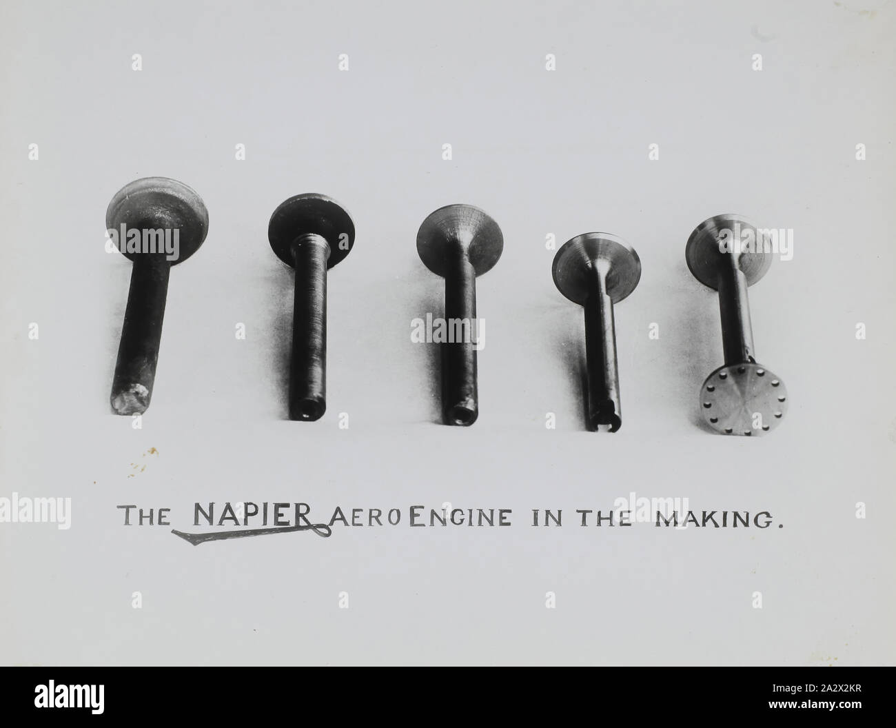 Foto-D. Napier & Son Ltd., "Aero Engine im Werden', England, ca. 1918 ...