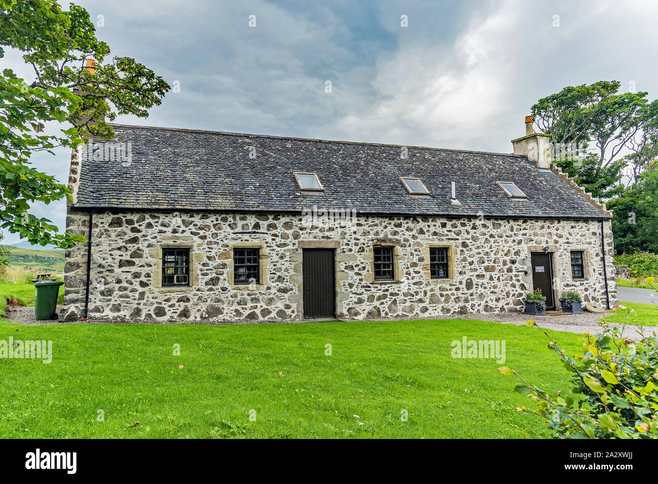Castle cottage -Fotos und -Bildmaterial in hoher Auflösung – Alamy