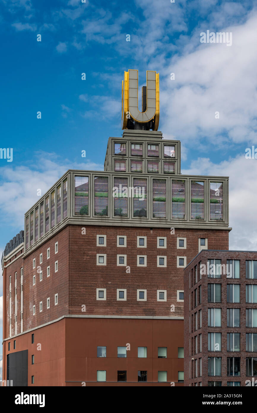 Der U-Turm oder Dortmunder U ist eine ehemalige Brauerei Gebäude in der ...