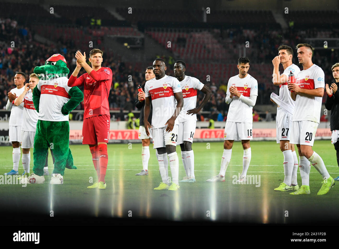 04. Oktober 2019, Baden-Wuerttemberg, Stuttgart: Fussball: 2 ...