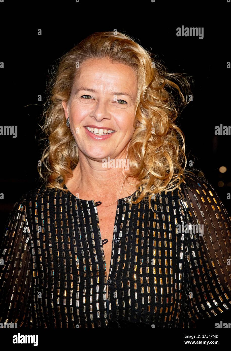 Prinzessin prinses mabel overall schwarz krullen lockiges haar -Fotos ...