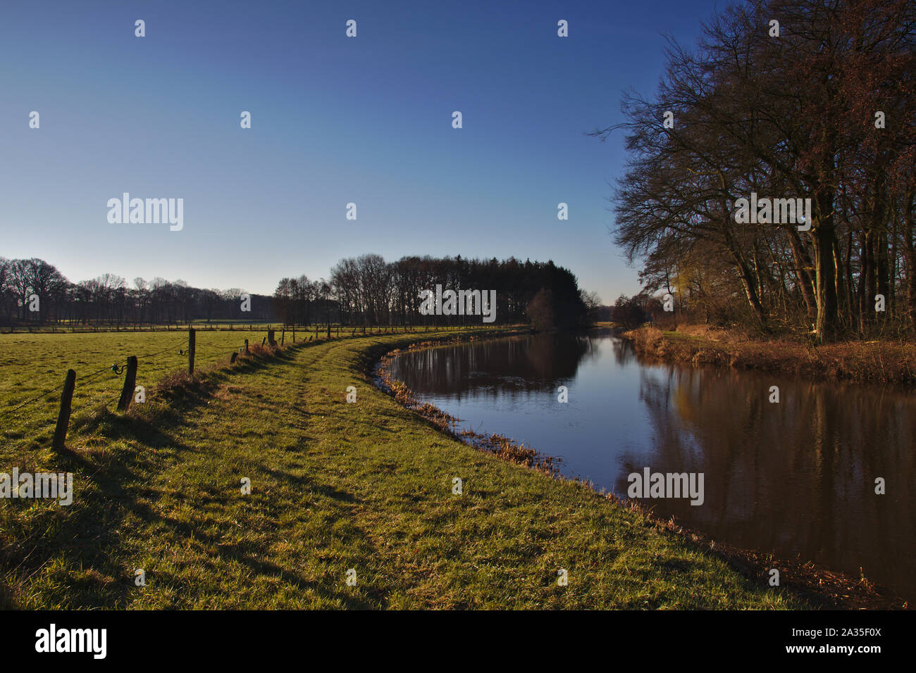 River hunte -Fotos und -Bildmaterial in hoher Auflösung – Alamy