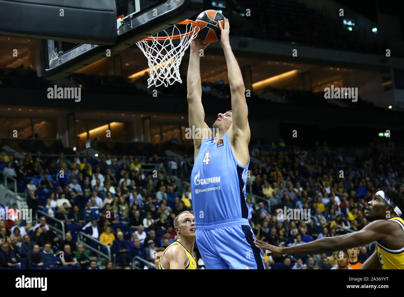 Colton iverson realizza un canestro -Fotos und -Bildmaterial in hoher ...