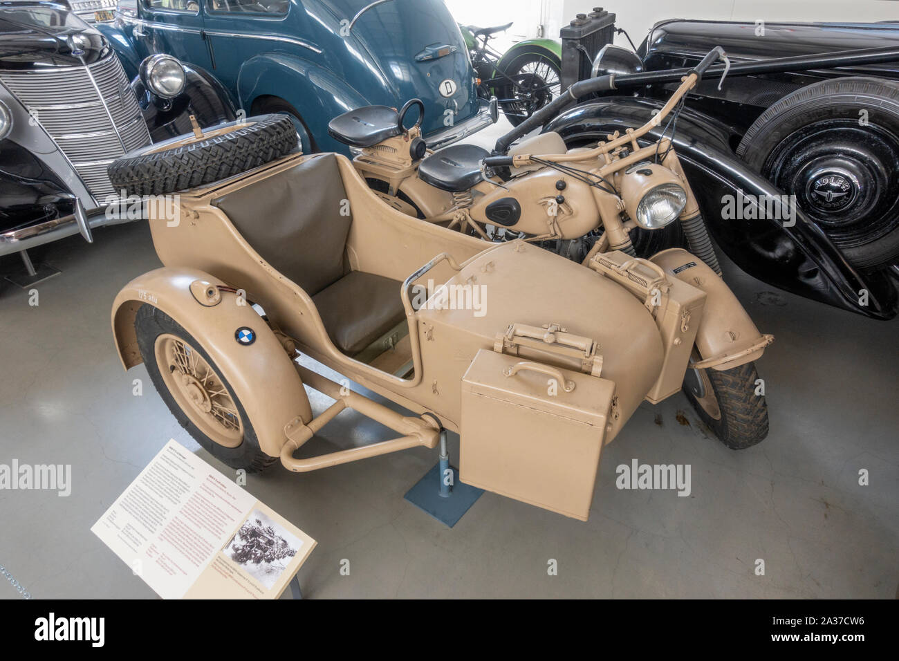 Ein BMW R75 mit Beiwagen (1944) Motorrad aus dem Zweiten Weltkrieg im ...