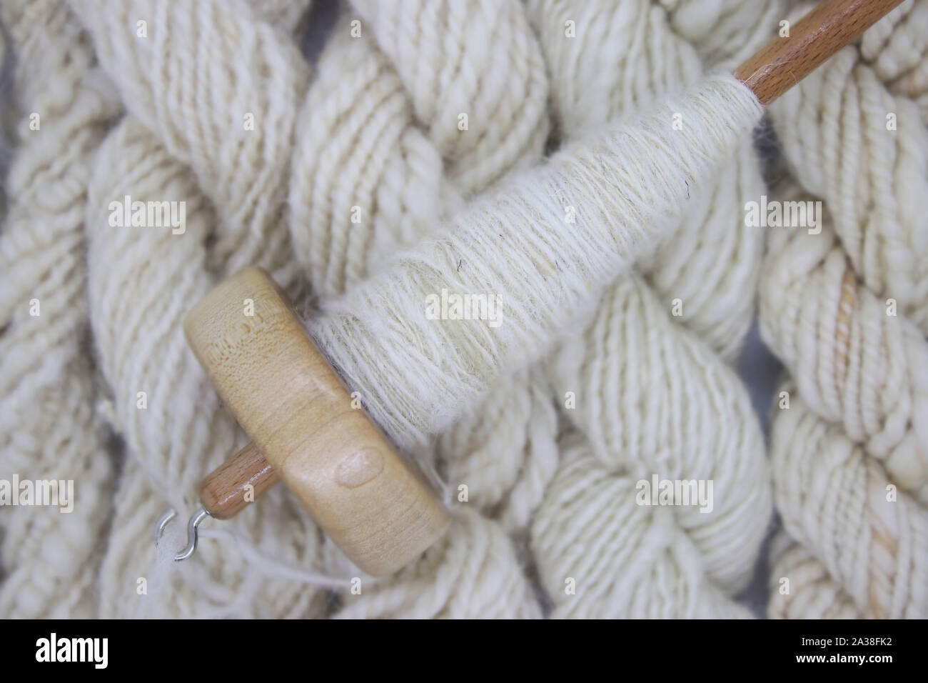 Spindel mit wolle -Fotos und -Bildmaterial in hoher Auflösung – Alamy