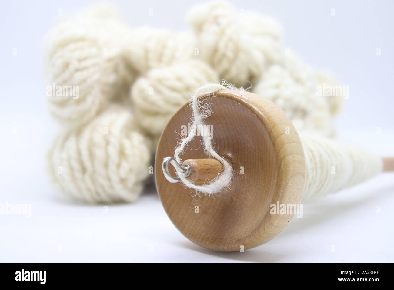 Spindel mit wolle -Fotos und -Bildmaterial in hoher Auflösung – Alamy