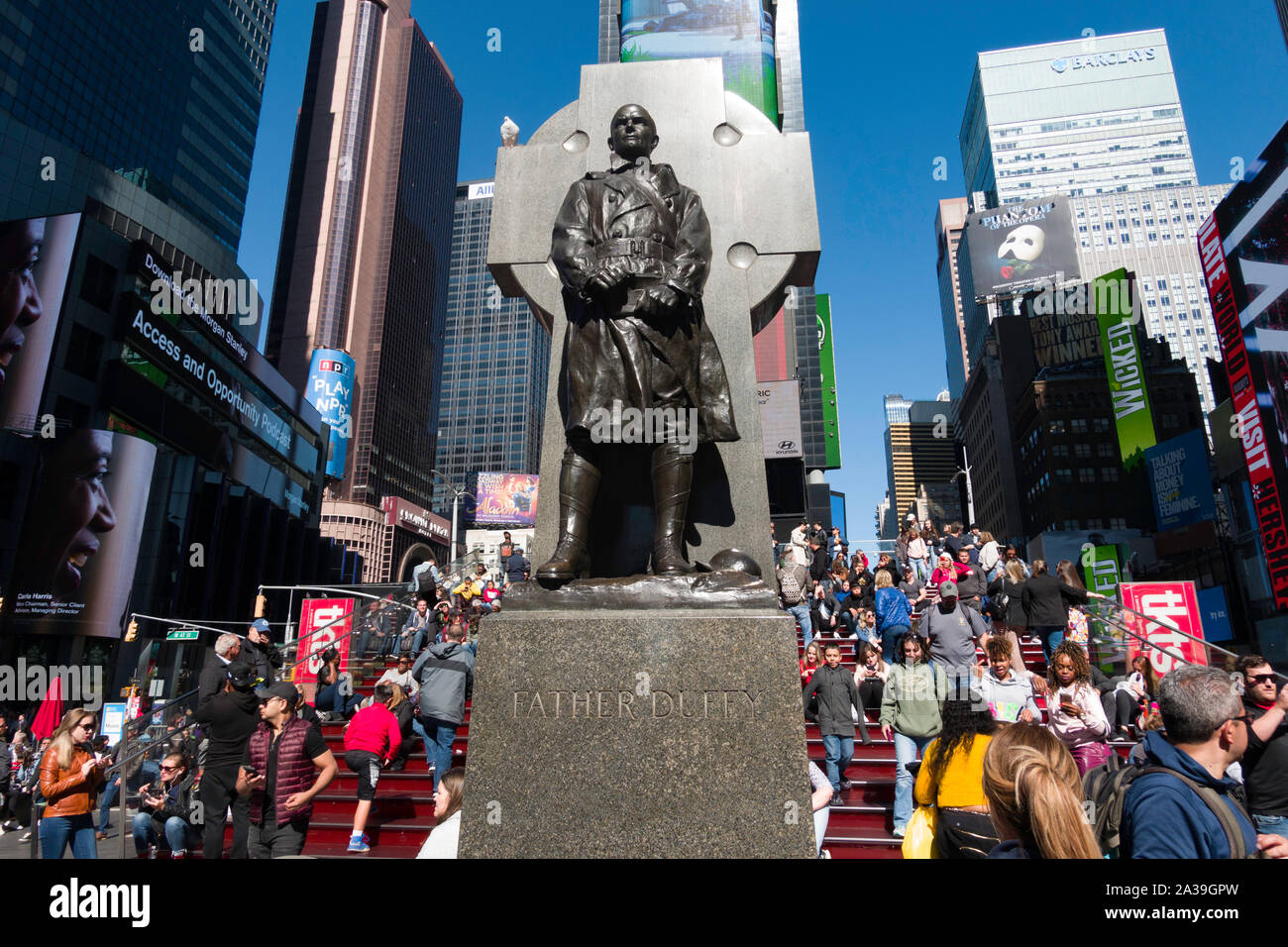 Father duffy square -Fotos und -Bildmaterial in hoher Auflösung – Alamy
