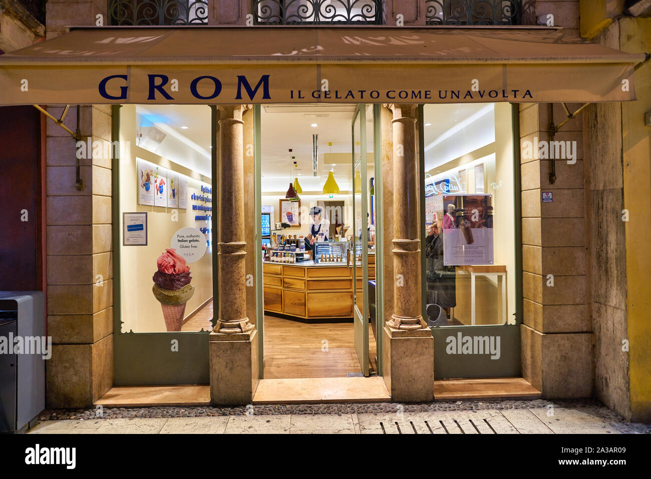 Grom gelateria -Fotos und -Bildmaterial in hoher Auflösung – Alamy