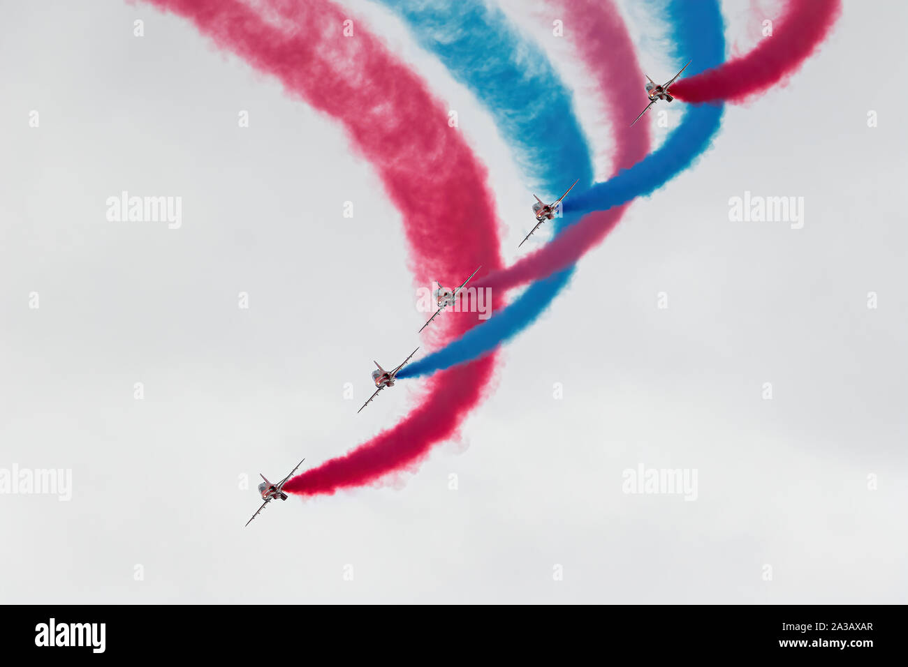 Roter pfeil auf dem display -Fotos und -Bildmaterial in hoher Auflösung ...