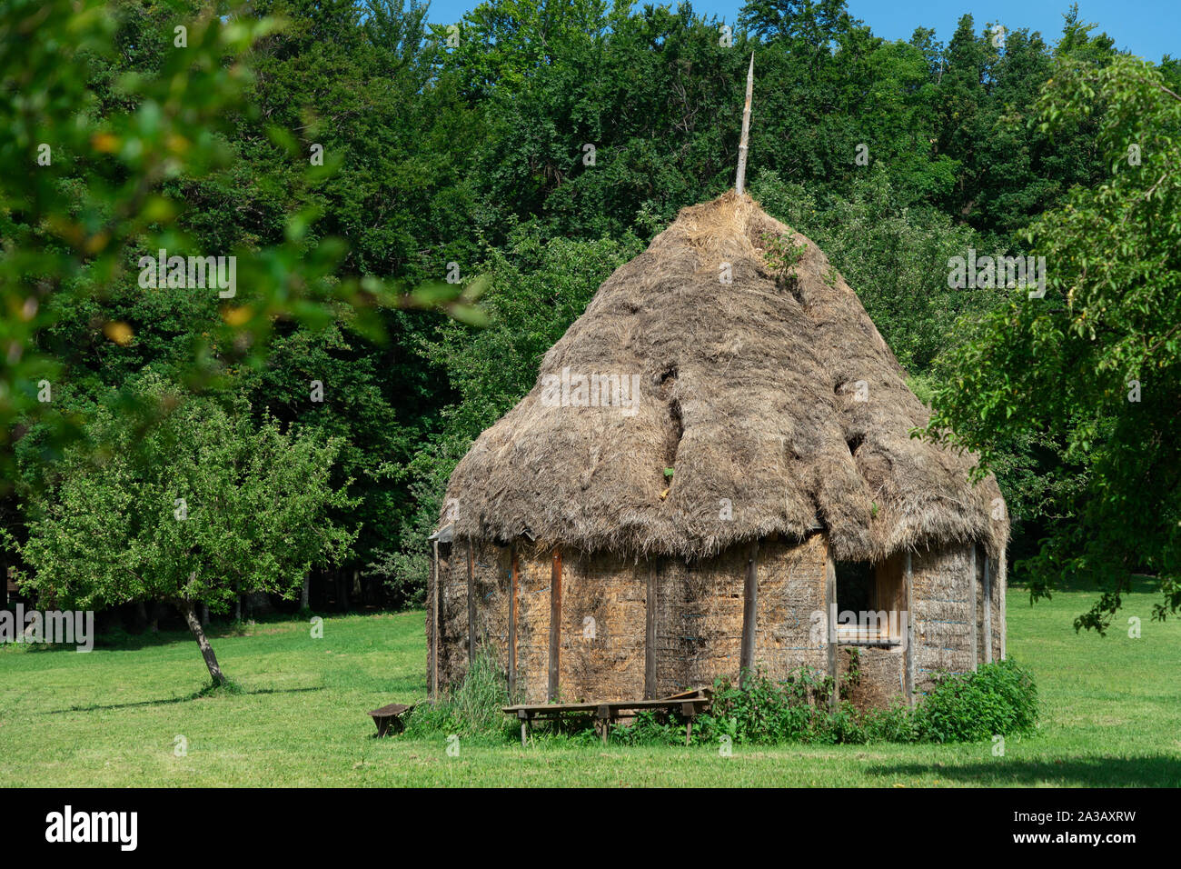 Old country cottage -Fotos und -Bildmaterial in hoher Auflösung – Alamy