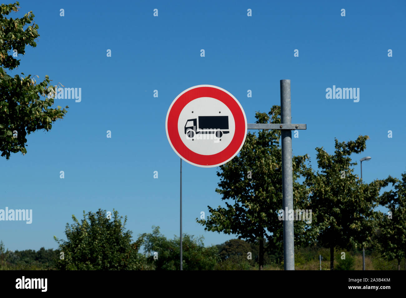 Lastkraftwagen verboten -Fotos und -Bildmaterial in hoher Auflösung – Alamy
