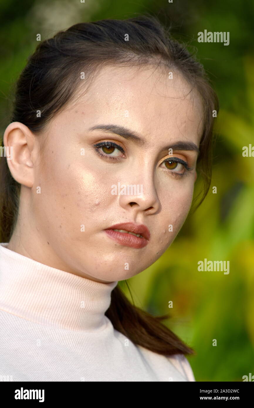 Weibliche frau der jungen damenfrau -Fotos und -Bildmaterial in hoher Auflösung – Alamy