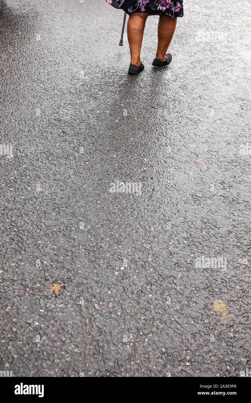 Alte oma beine -Fotos und -Bildmaterial in hoher Auflösung – Alamy