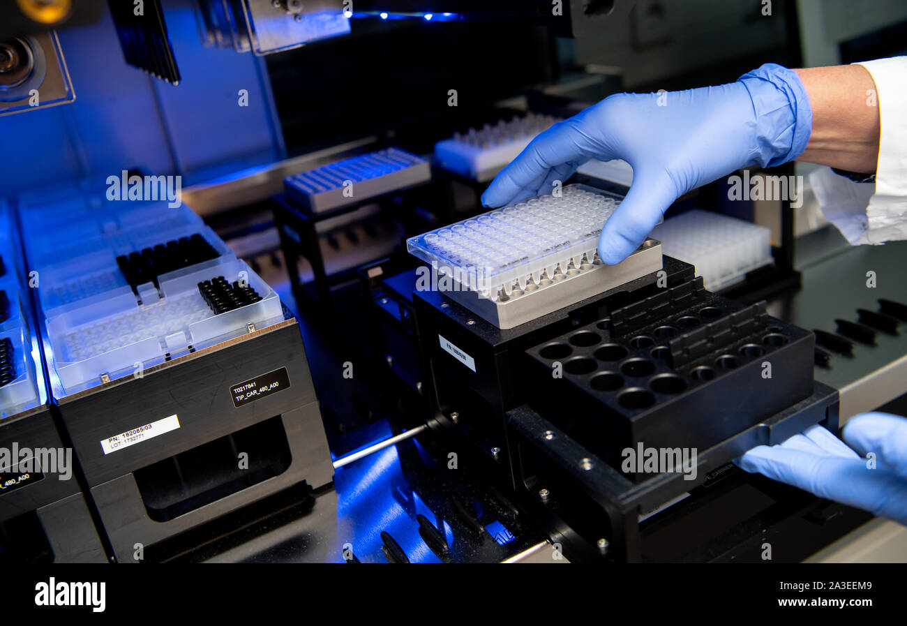 Dna roboter -Fotos und -Bildmaterial in hoher Auflösung – Alamy