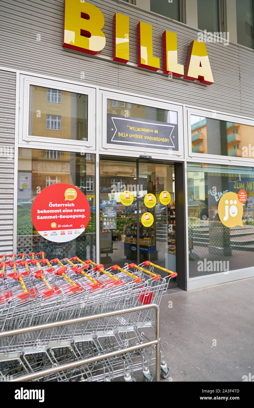 Wien, ÖSTERREICH - ca. Mai 2019: Eingang zu einem Billa Supermarkt in Wien. BILLA ist eine ...