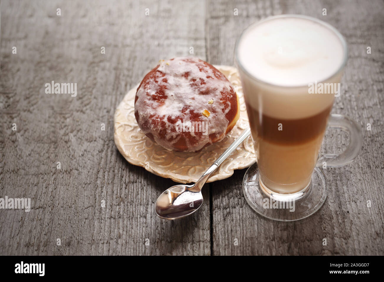 Karneval donut -Fotos und -Bildmaterial in hoher Auflösung – Alamy