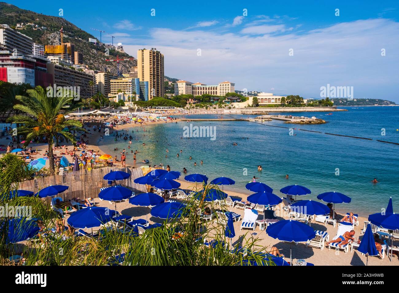 Larvotto beach monaco -Fotos und -Bildmaterial in hoher Auflösung – Alamy
