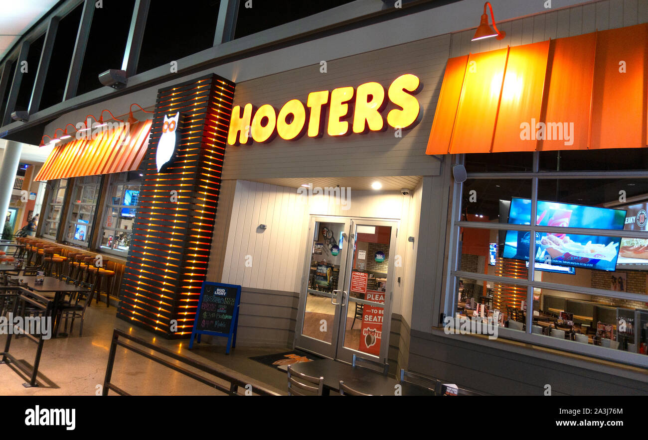 Hooters restaurant -Fotos und -Bildmaterial in hoher Auflösung – Alamy