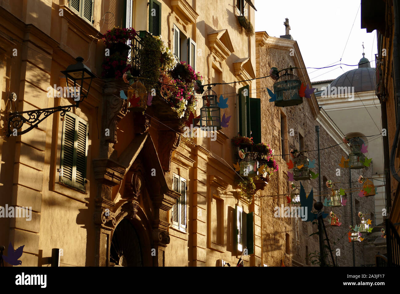 Die Altstadt von Alghero, Sardinien, Italien. Eine der schönsten ...