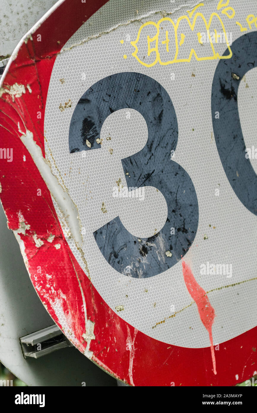 40 mph zone zeichen -Fotos und -Bildmaterial in hoher Auflösung – Alamy