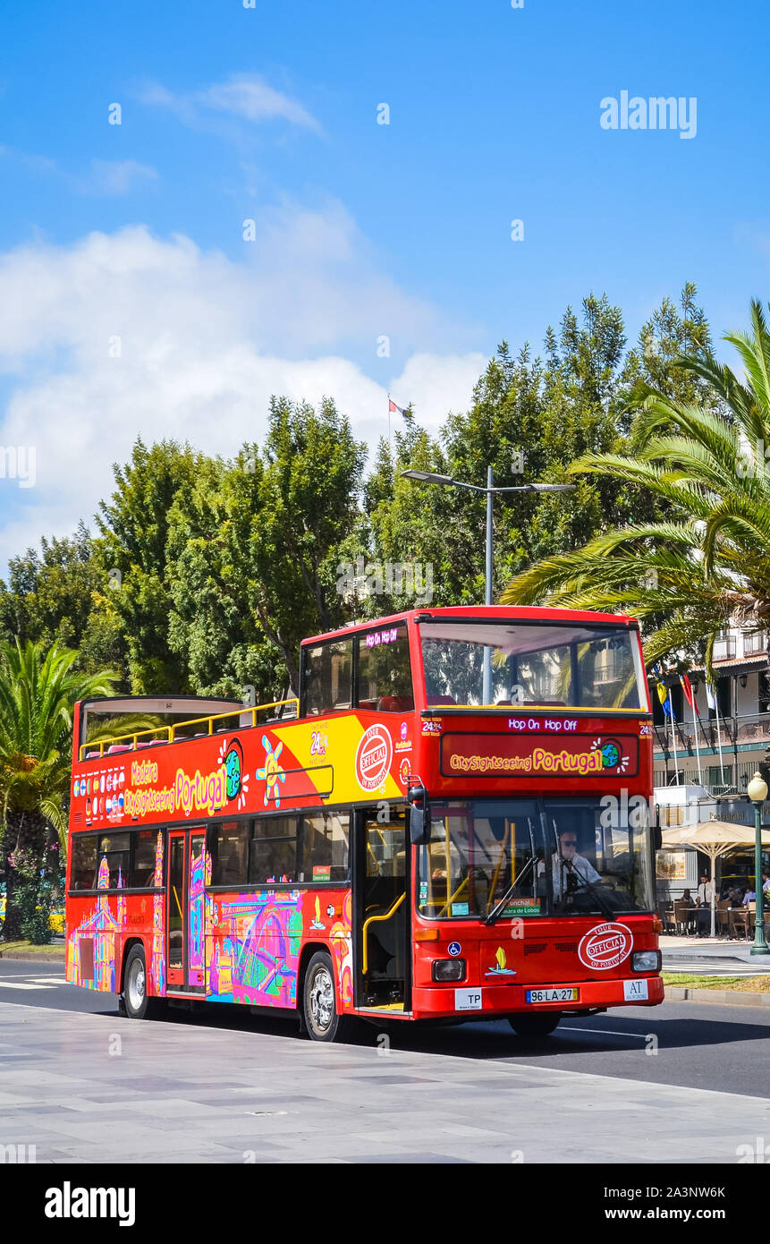 Funchal, Madeira, Portugal - September 10, 2019: rote Doppeldecker ...