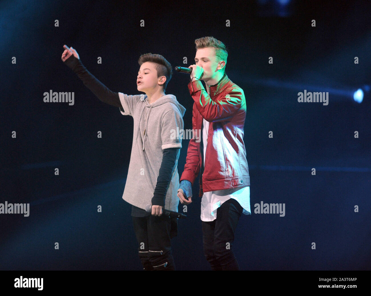 Leondre devries and charlie lenehan -Fotos und -Bildmaterial in hoher ...