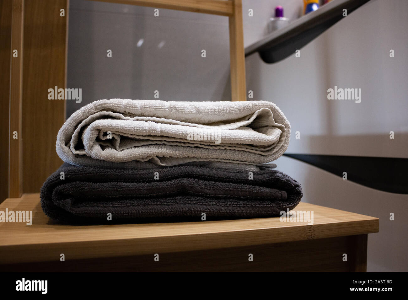 Towel pile -Fotos und -Bildmaterial in hoher Auflösung – Alamy