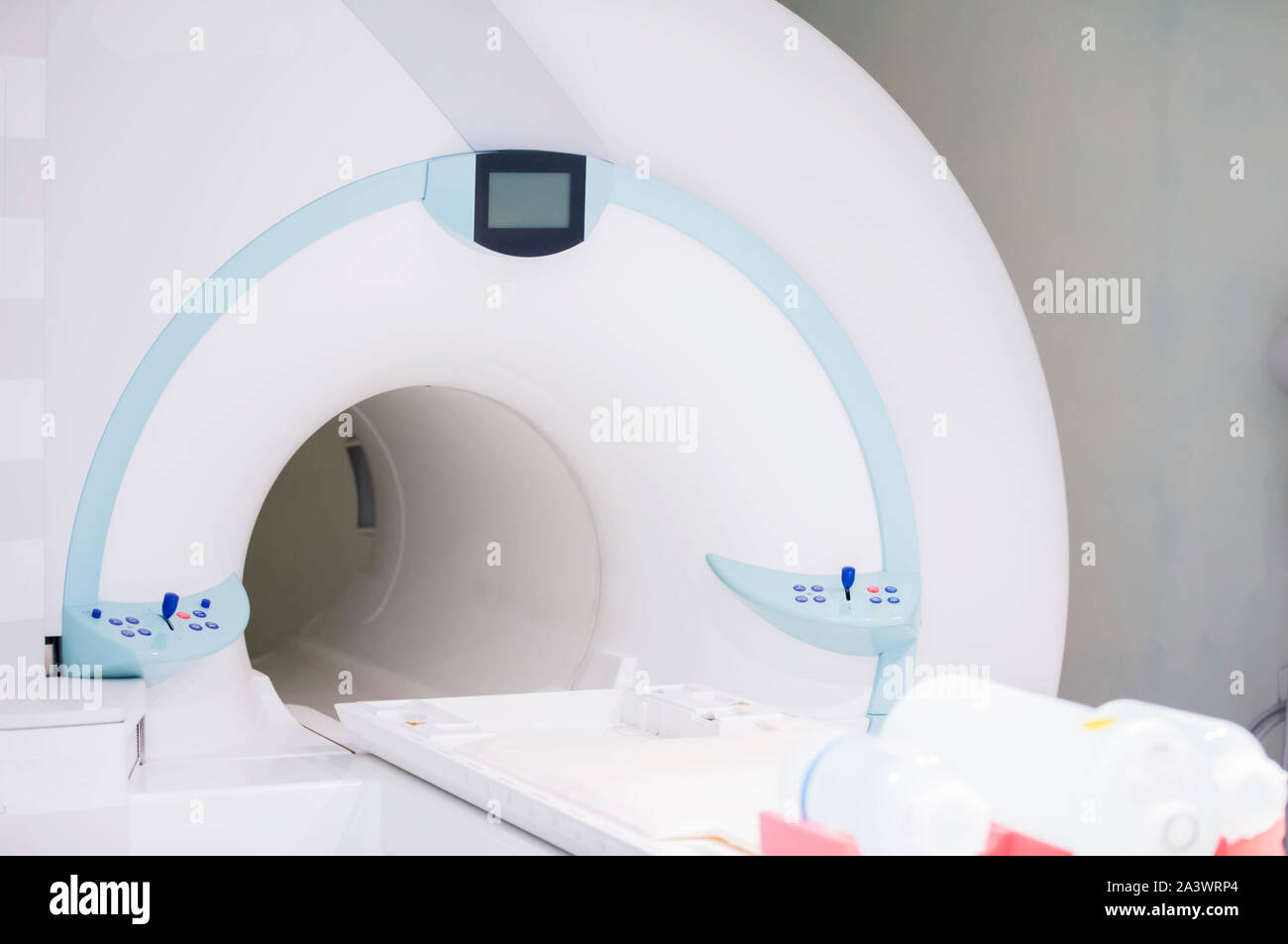 Mrt-Gerät für die Magnetresonanztomographie im Krankenhaus Radiologie ...