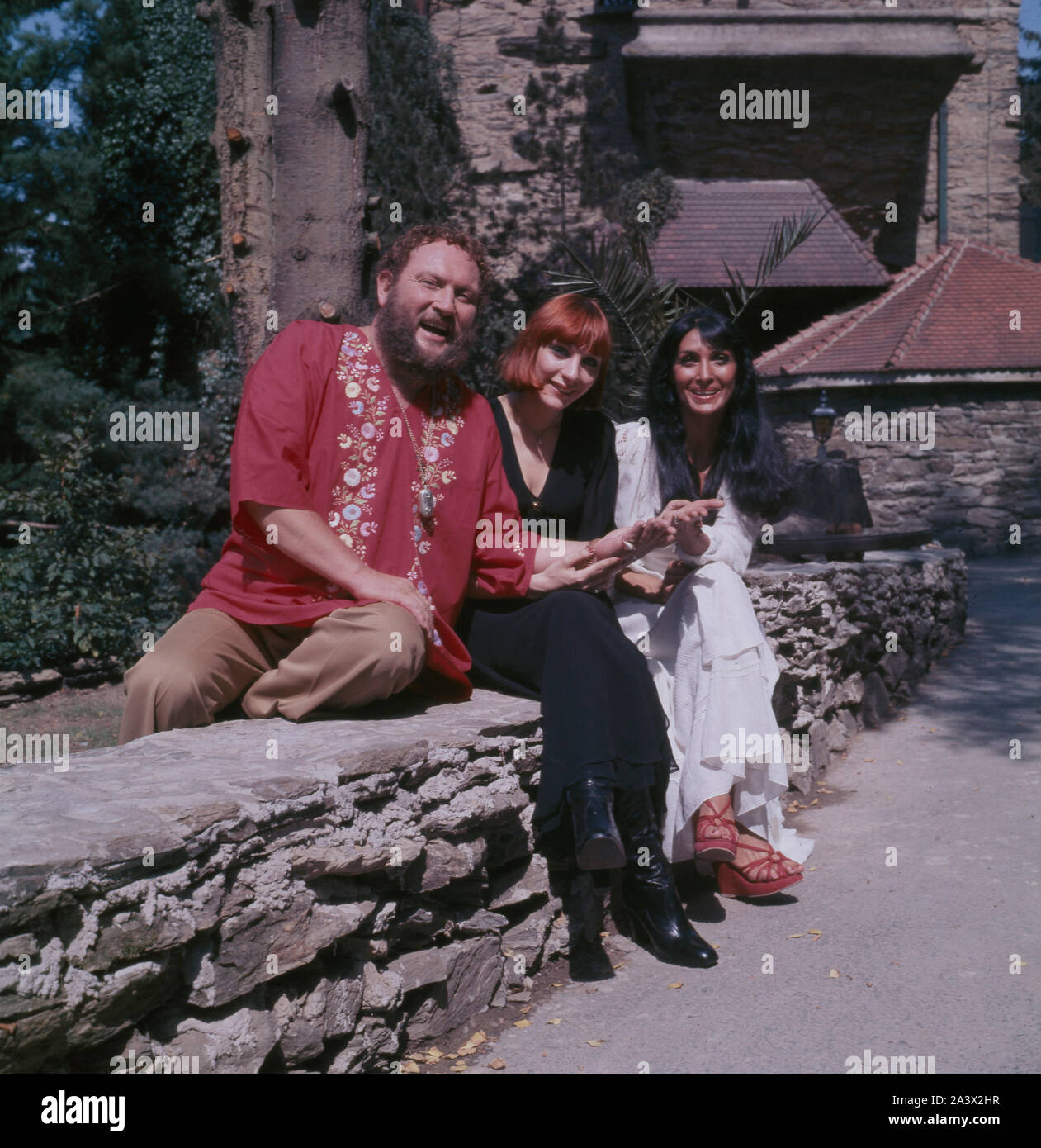 Der deutsche Bass Sänger Ivan Rebroff zusammen mit Dunja Rajter, Burg ...