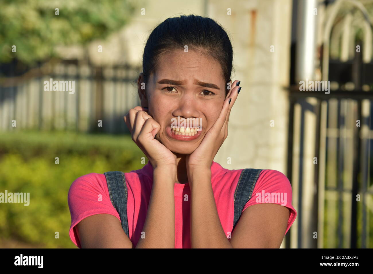 Weibliche angst -Fotos und -Bildmaterial in hoher Auflösung – Alamy