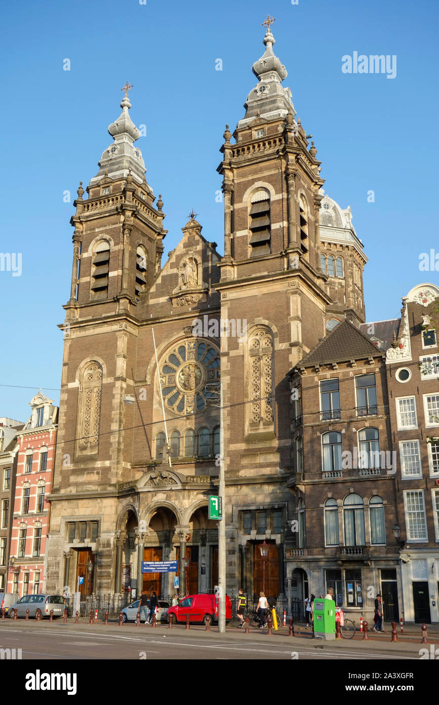 Basilika des Heiligen Nikolaus - Amsterdam, Niederlande Stockfotografie ...