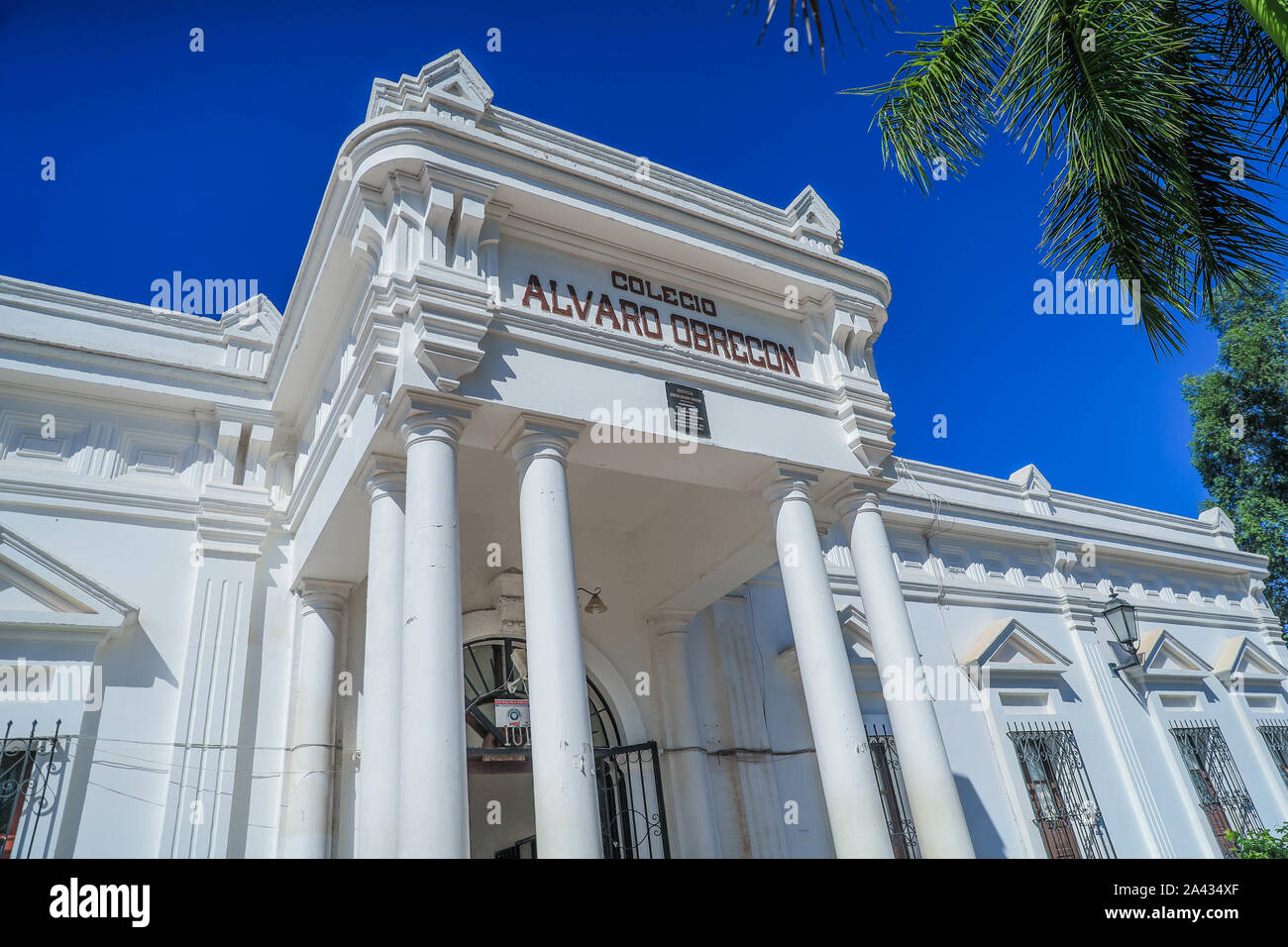 Edificio de la escuela militar -Fotos und -Bildmaterial in hoher ...