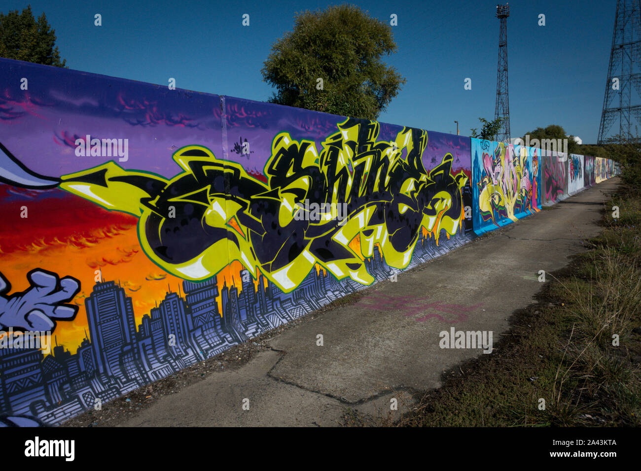 Schablone street art graffiti -Fotos und -Bildmaterial in hoher ...