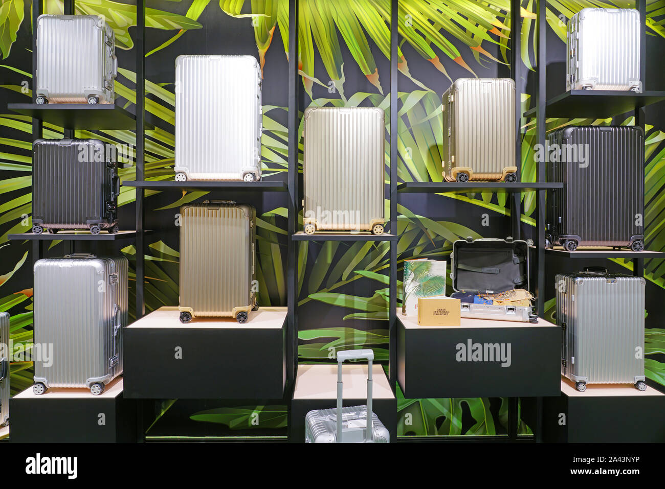 Rimowa logo -Fotos und -Bildmaterial in hoher Auflösung – Alamy