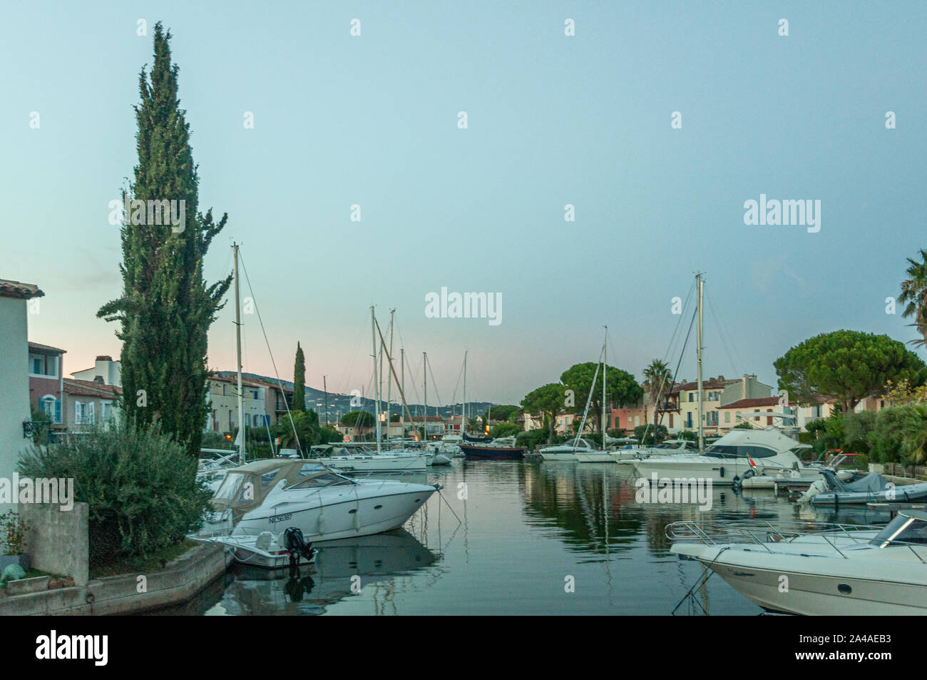 Port grimaud beach south france -Fotos und -Bildmaterial in hoher ...