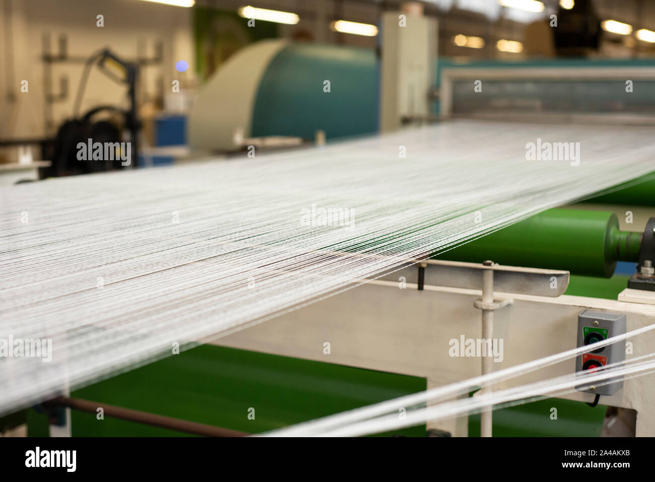 Gewebe weben -Fotos und -Bildmaterial in hoher Auflösung – Alamy