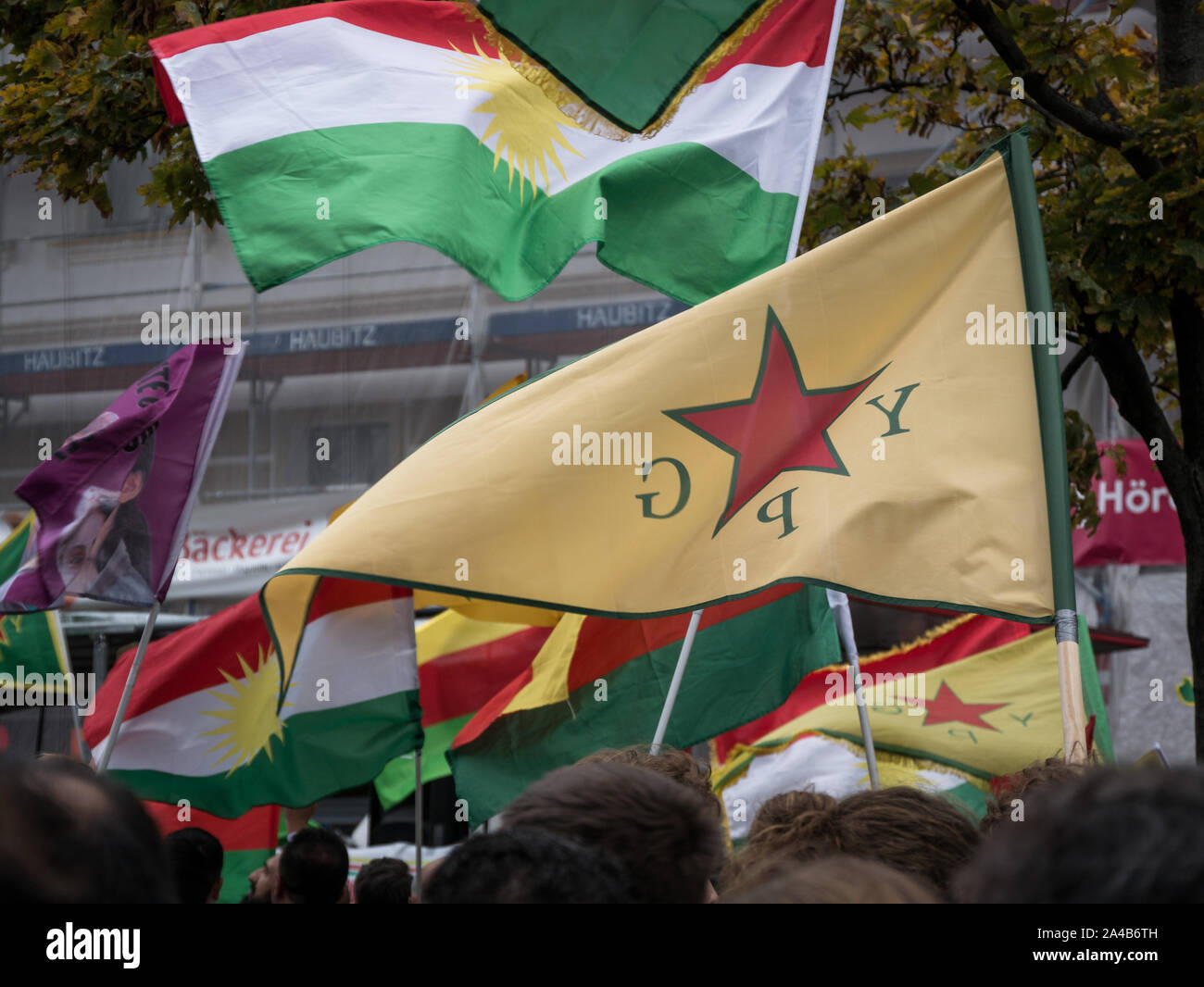 Ypg flag -Fotos und -Bildmaterial in hoher Auflösung – Alamy