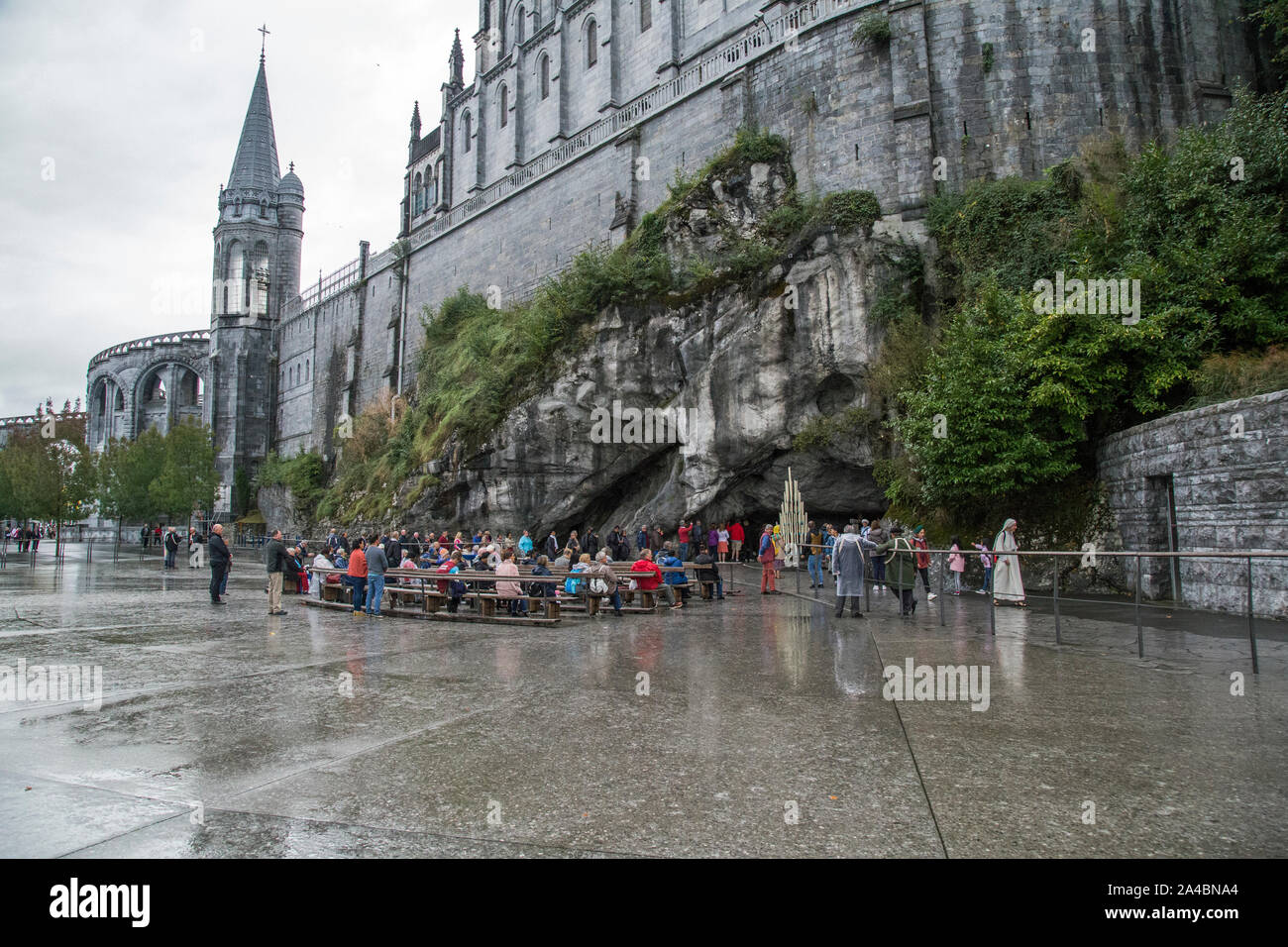 Visitare lourdes -Fotos und -Bildmaterial in hoher Auflösung – Alamy