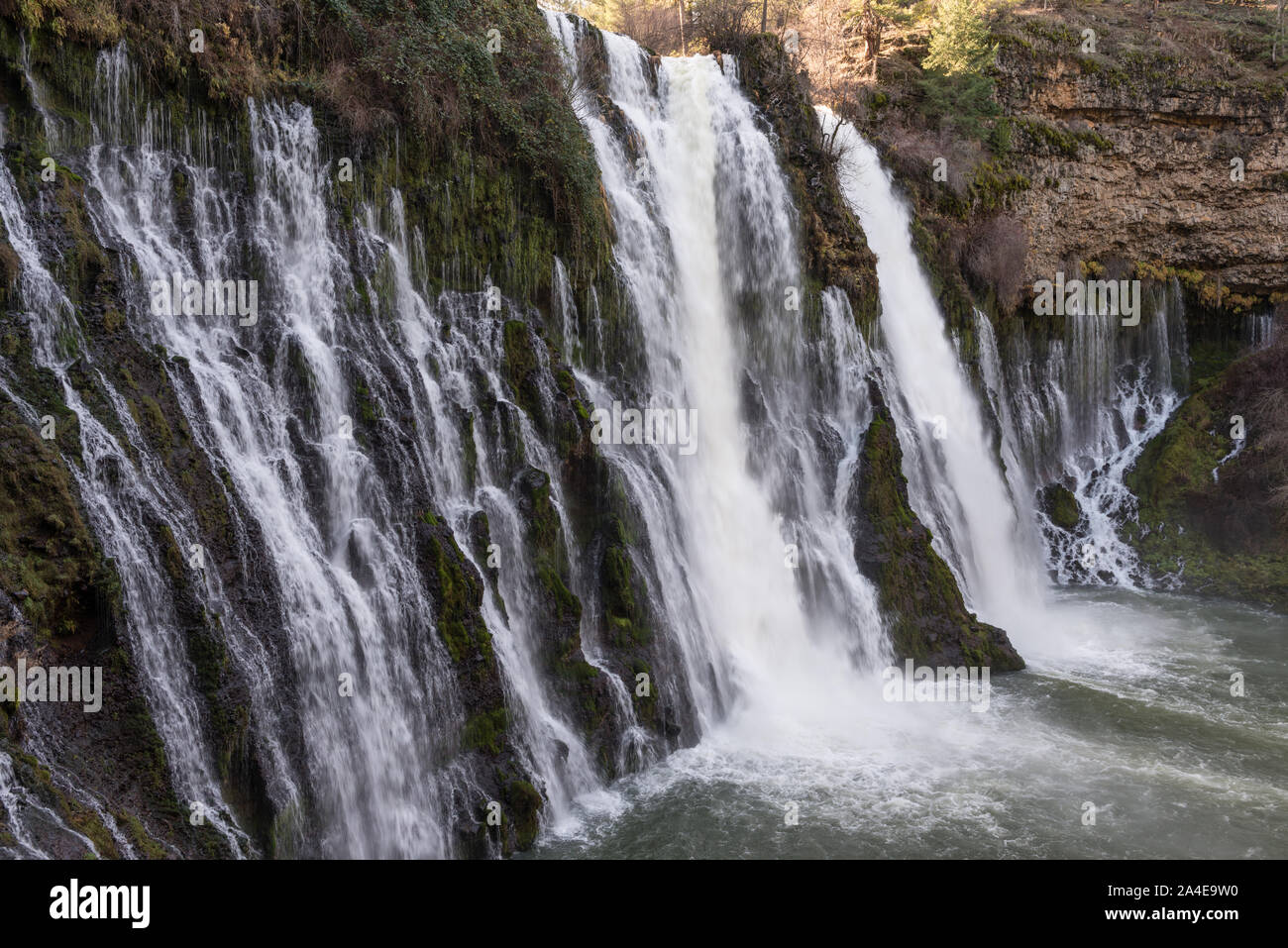 Macarthur burney falls memorial state park -Fotos und -Bildmaterial in ...
