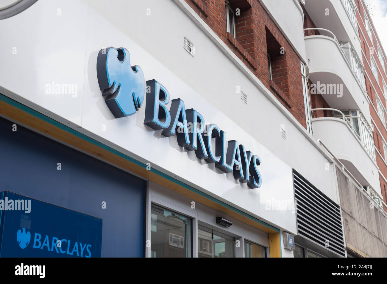 Barclays logo -Fotos und -Bildmaterial in hoher Auflösung – Alamy
