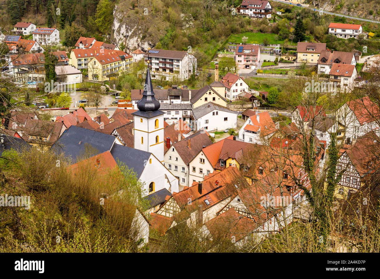 Schloss und stadt pottenstein -Fotos und -Bildmaterial in hoher ...
