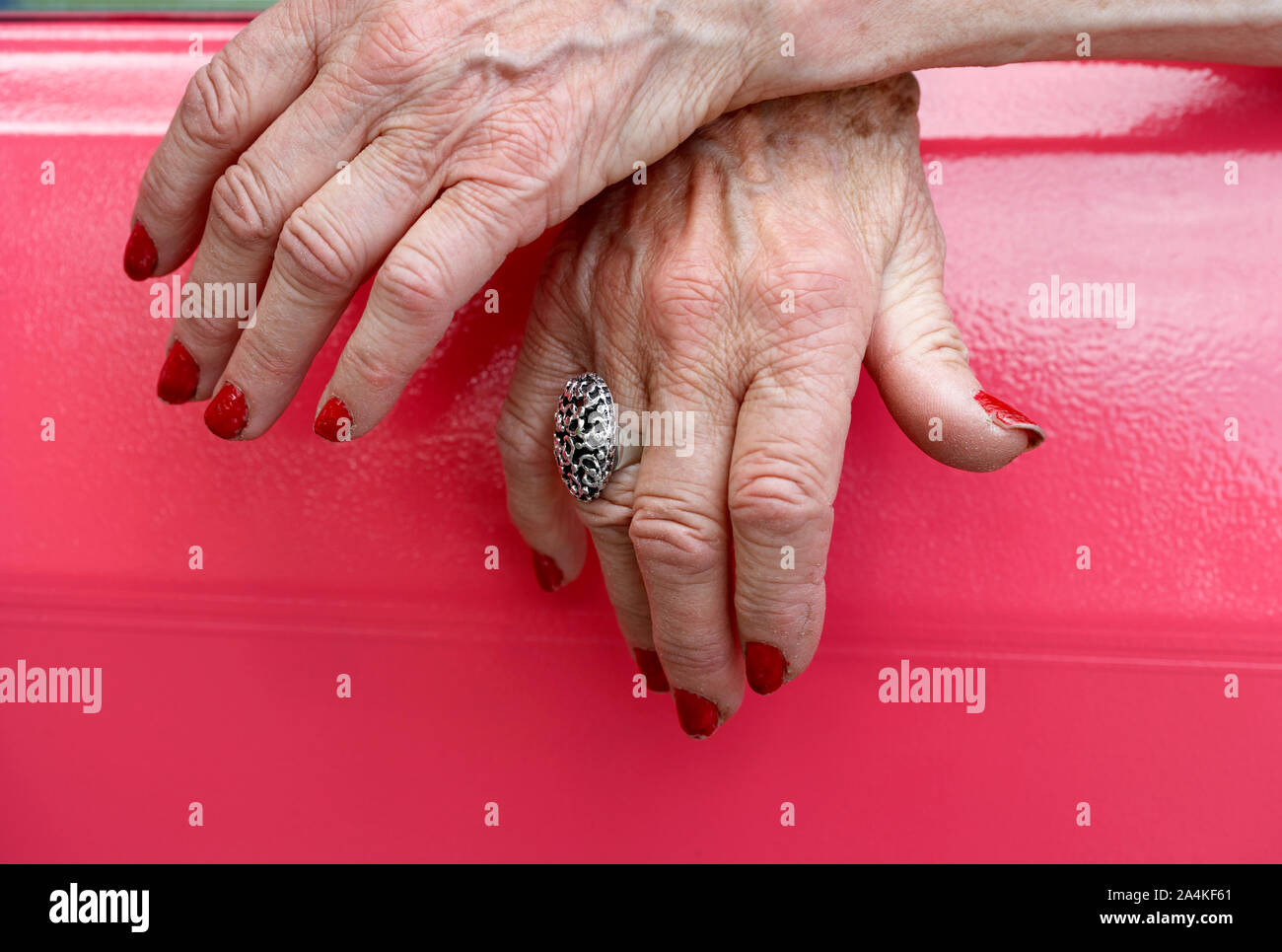 60 70 80 jahre alt -Fotos und -Bildmaterial in hoher Auflösung – Alamy