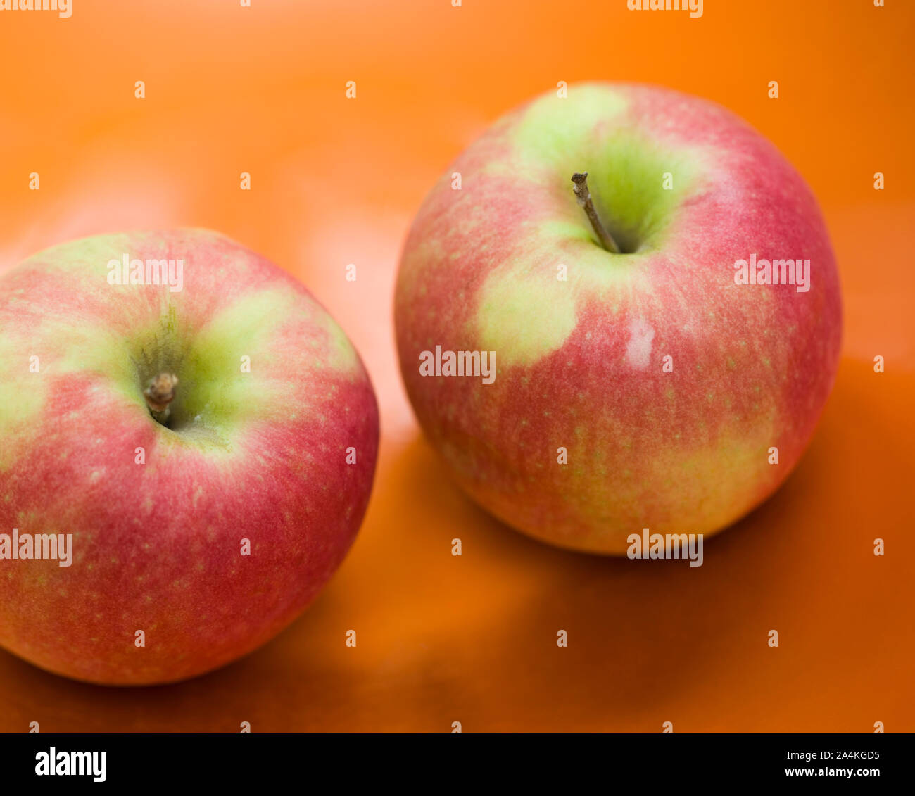 Zwei form -Fotos und -Bildmaterial in hoher Auflösung – Alamy